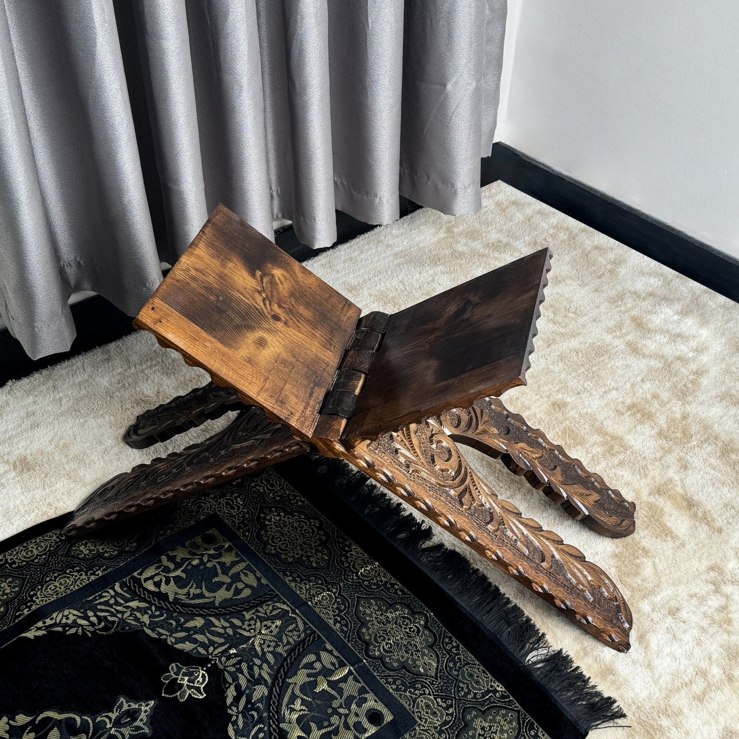 Ahşap Rahle - Sedir Oyma Kur'an-ı Kerim Okuma Standı – Islamic Wall Art